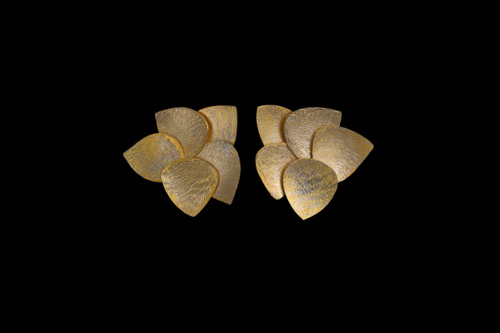 Catherine Martin - threads of gold - Schmuckunikate - SCHEYTT, Galerie ...